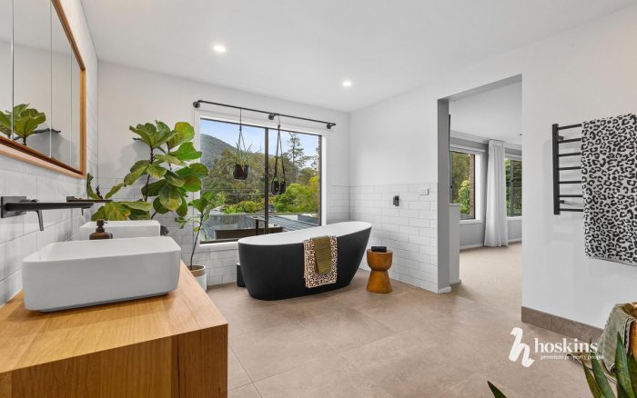 14 Henry St, Montrose VIC 3765, Australia - Property Real Estate ...